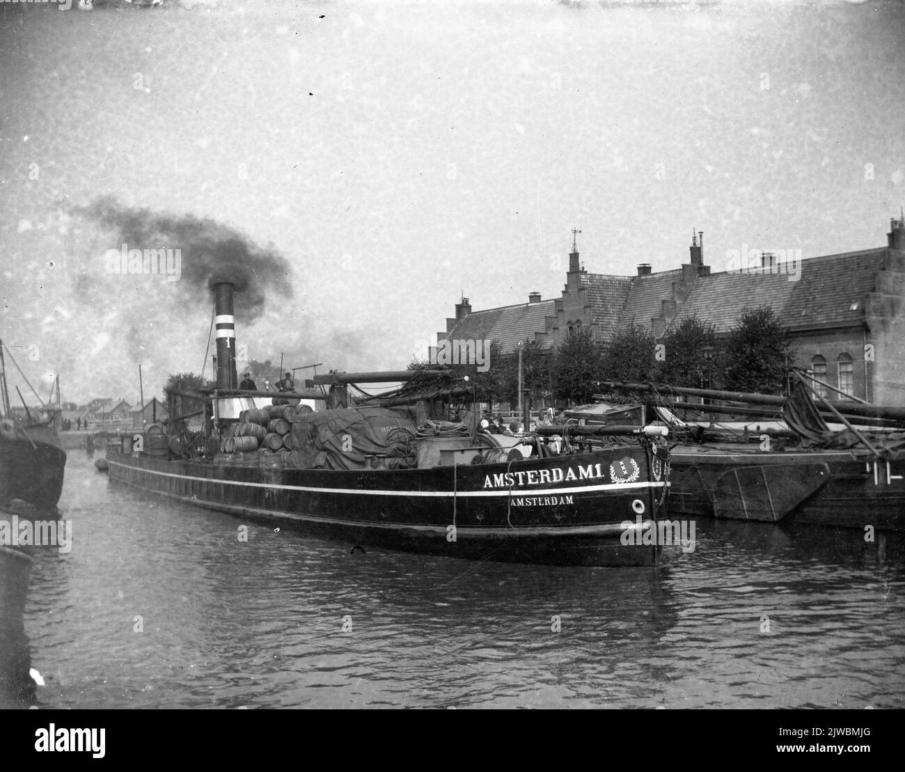 Boats lock on river Black and White Stock Photos & Images - Alamy