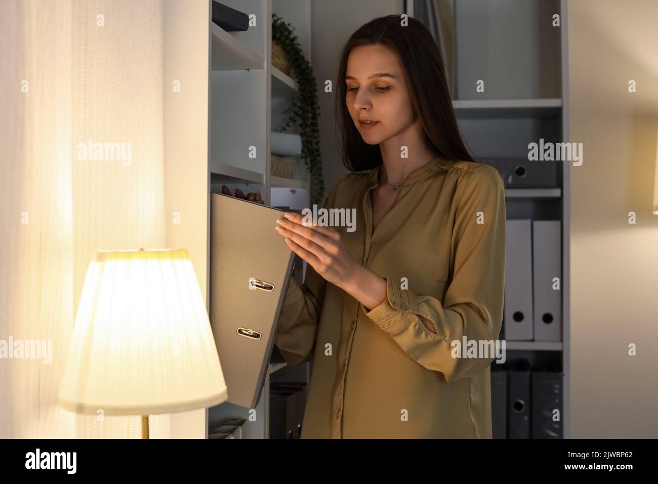 Overtime shelf hi-res stock photography and images - Alamy