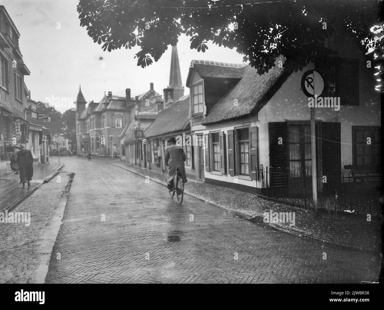 Face in the Laanstraat in Baarn Stock Photo - Alamy