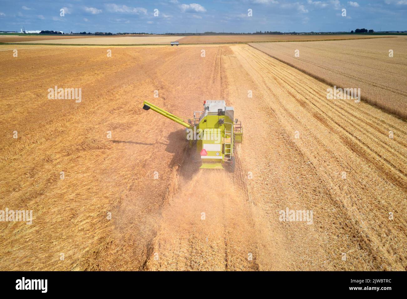 Aerial harvester hi-res stock photography and images - Alamy