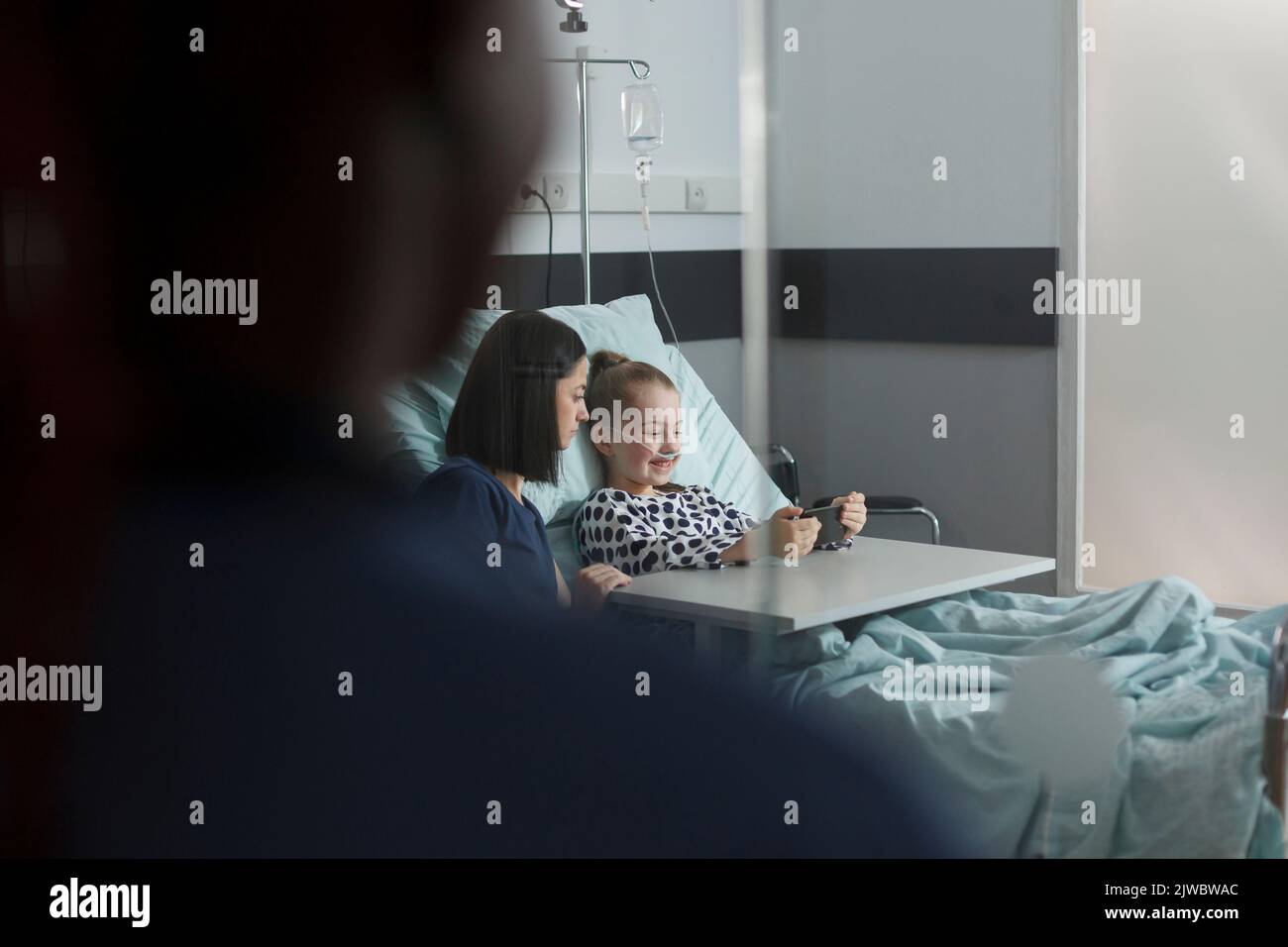 Oxygen therapy child parent hi-res stock photography and images - Alamy