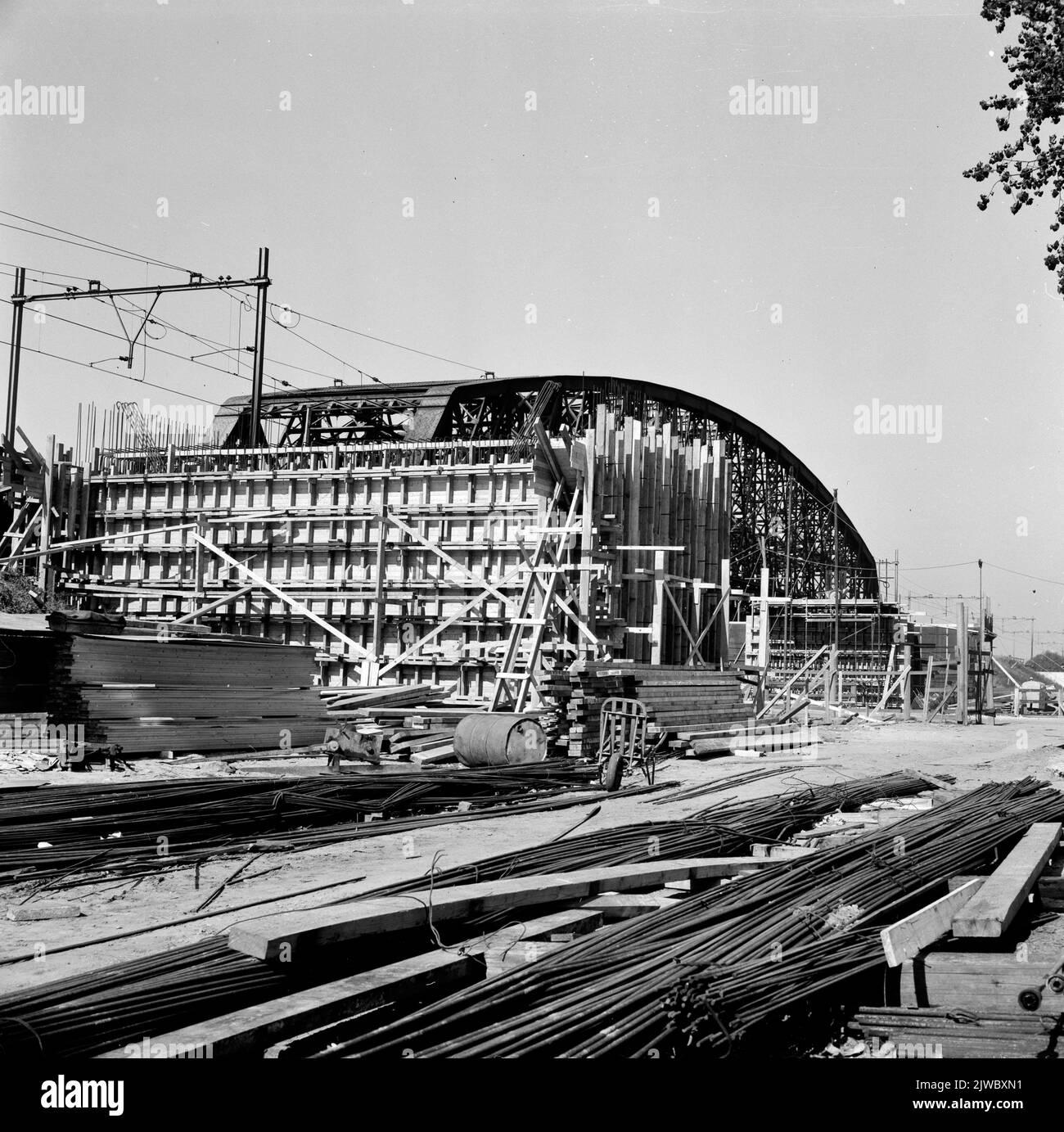 Image of the formworks for the new railway bridge over the Amsterdam ...