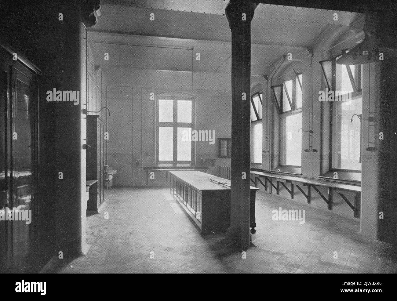 Surgical view Black and White Stock Photos & Images - Alamy