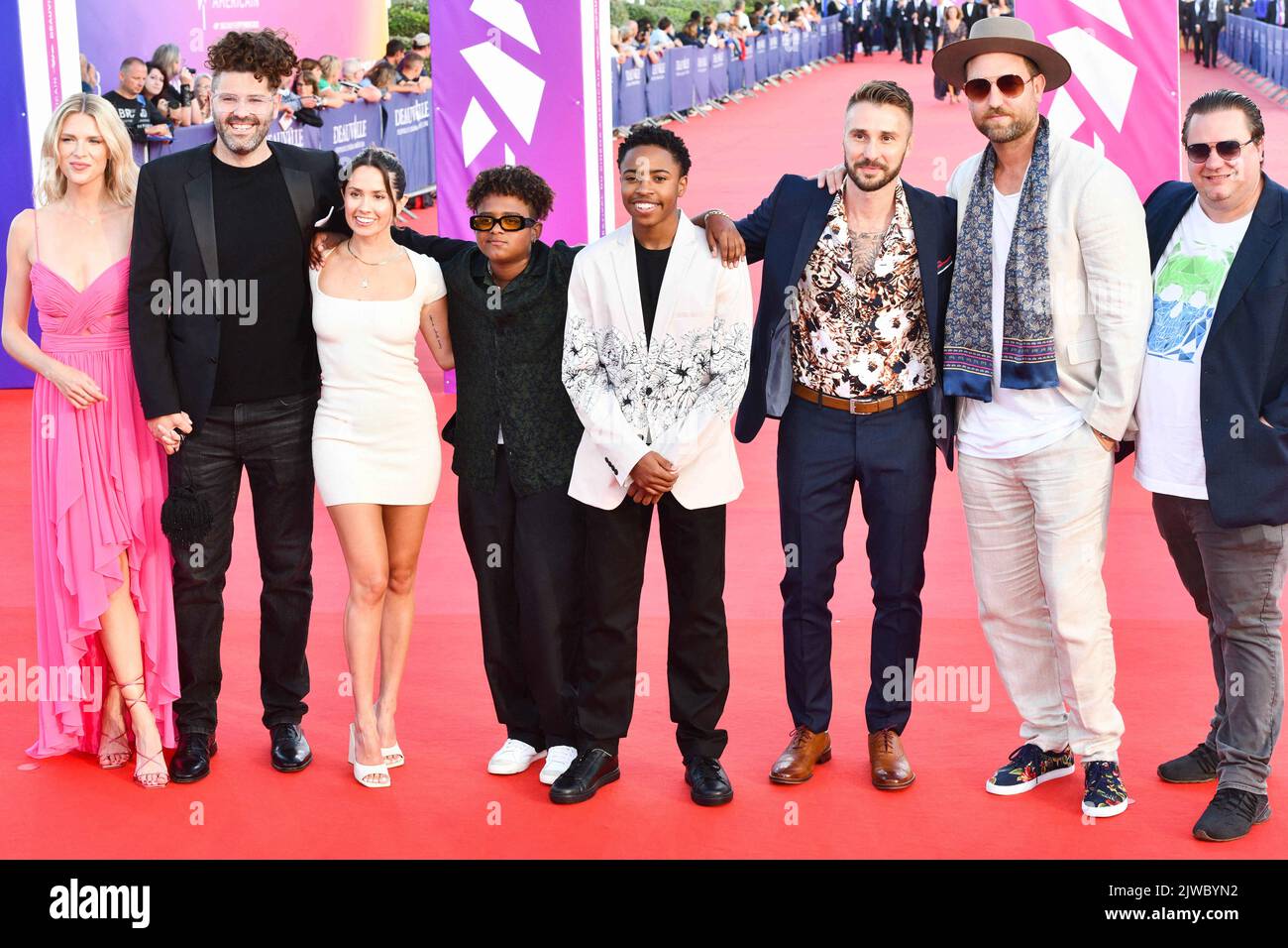 Guest, Zack Mann, Ali Richey, Mylen Bradford, Dallas Young, Nick Richey ...