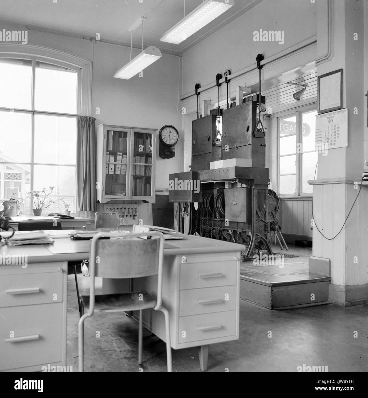 Interior of the N.S. station Lochem in Lochem: place map office, with ...