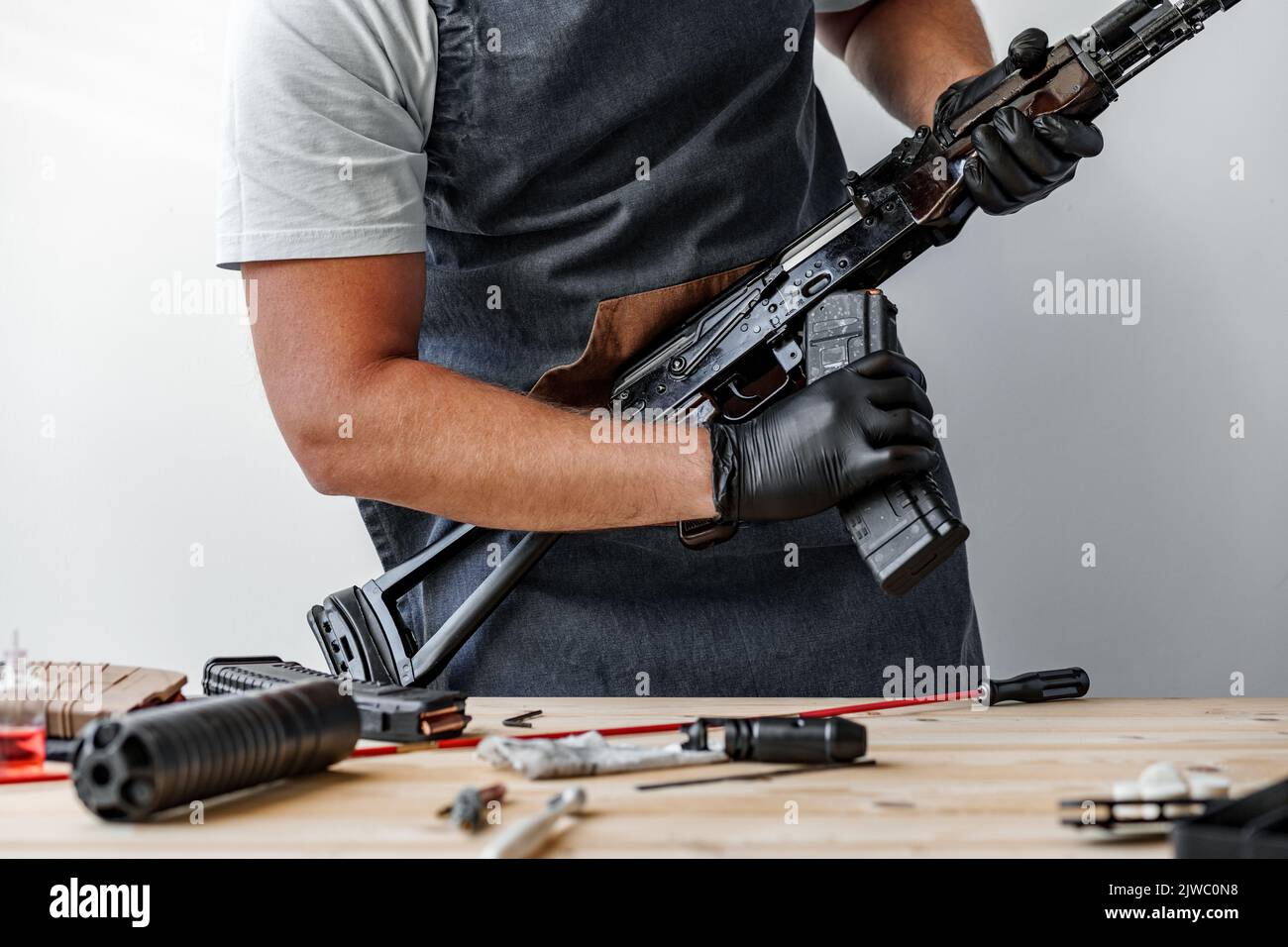 Disassembling weapons hi-res stock photography and images - Alamy