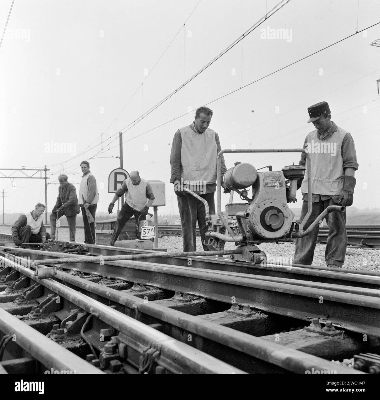 Image of the Diesel-Electric Locomotive No. 2519 (series 2400/2500) of ...