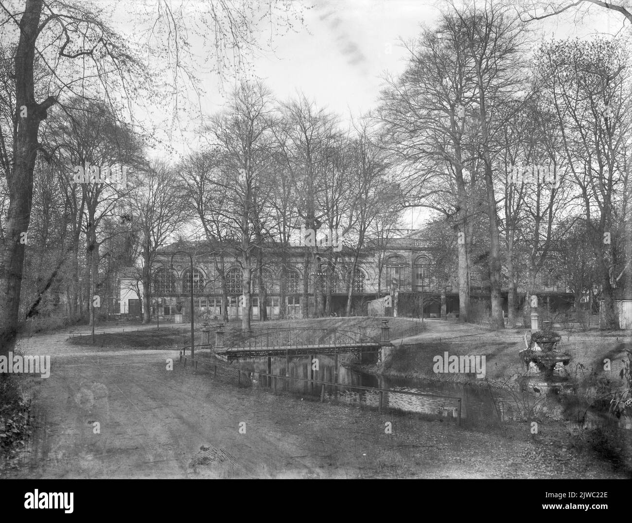 Image of the wreath laying at the monument for fallen railway staff at ...