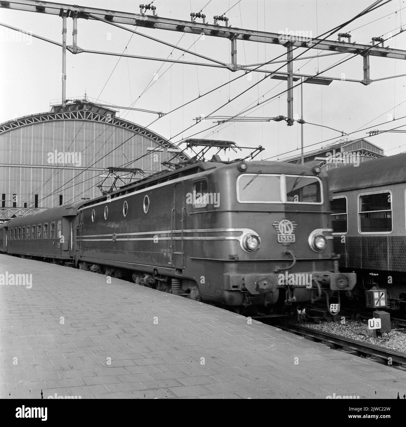 Image of the electric locomotive No. 1313 (series 1300) of the N.S ...