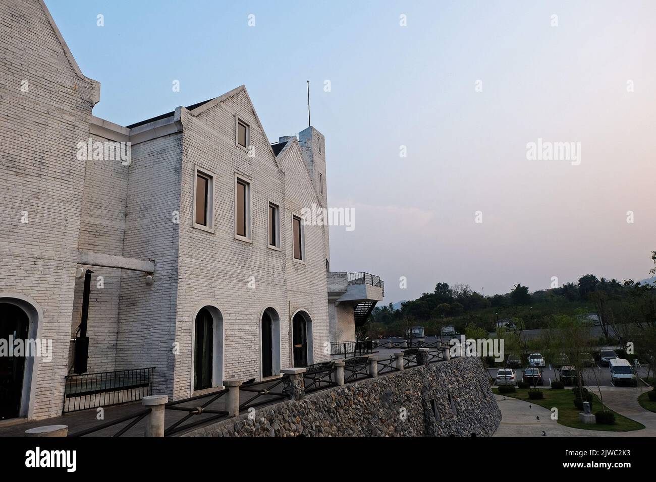 Exterior architecture and building design of Outdoor patio and dining ...