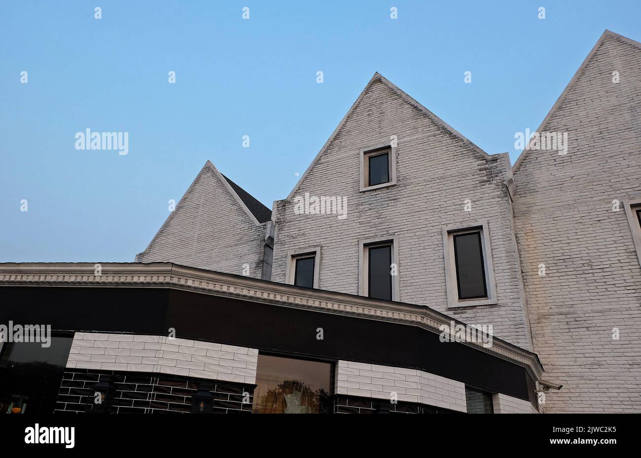 Server building outside hi-res stock photography and images - Alamy