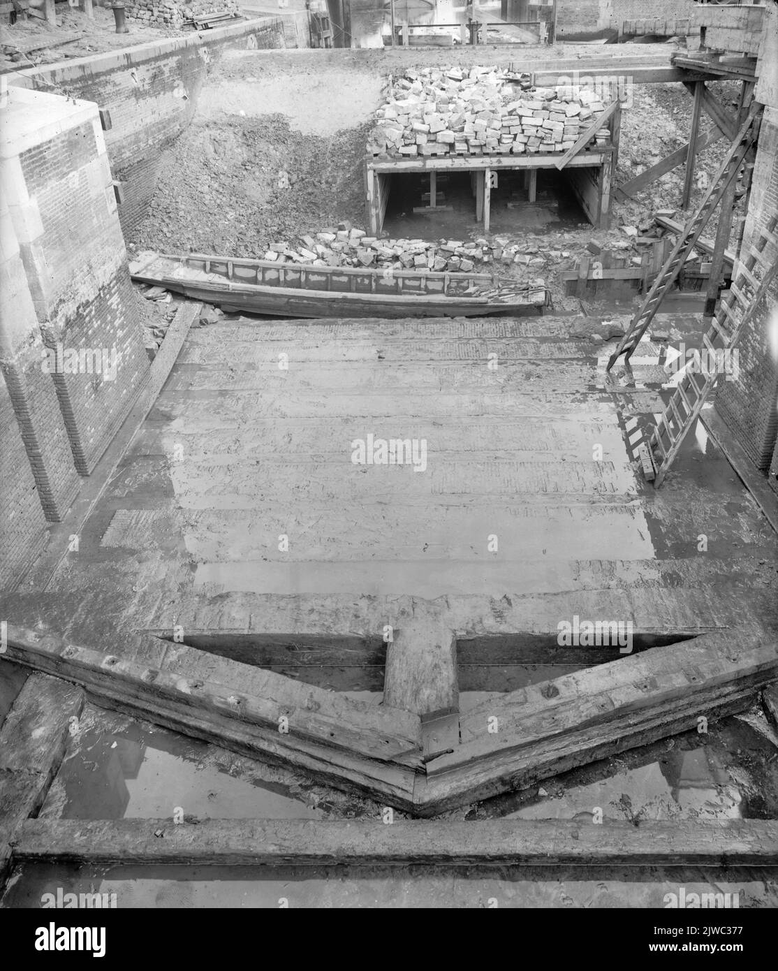 Drained river Black and White Stock Photos & Images - Alamy