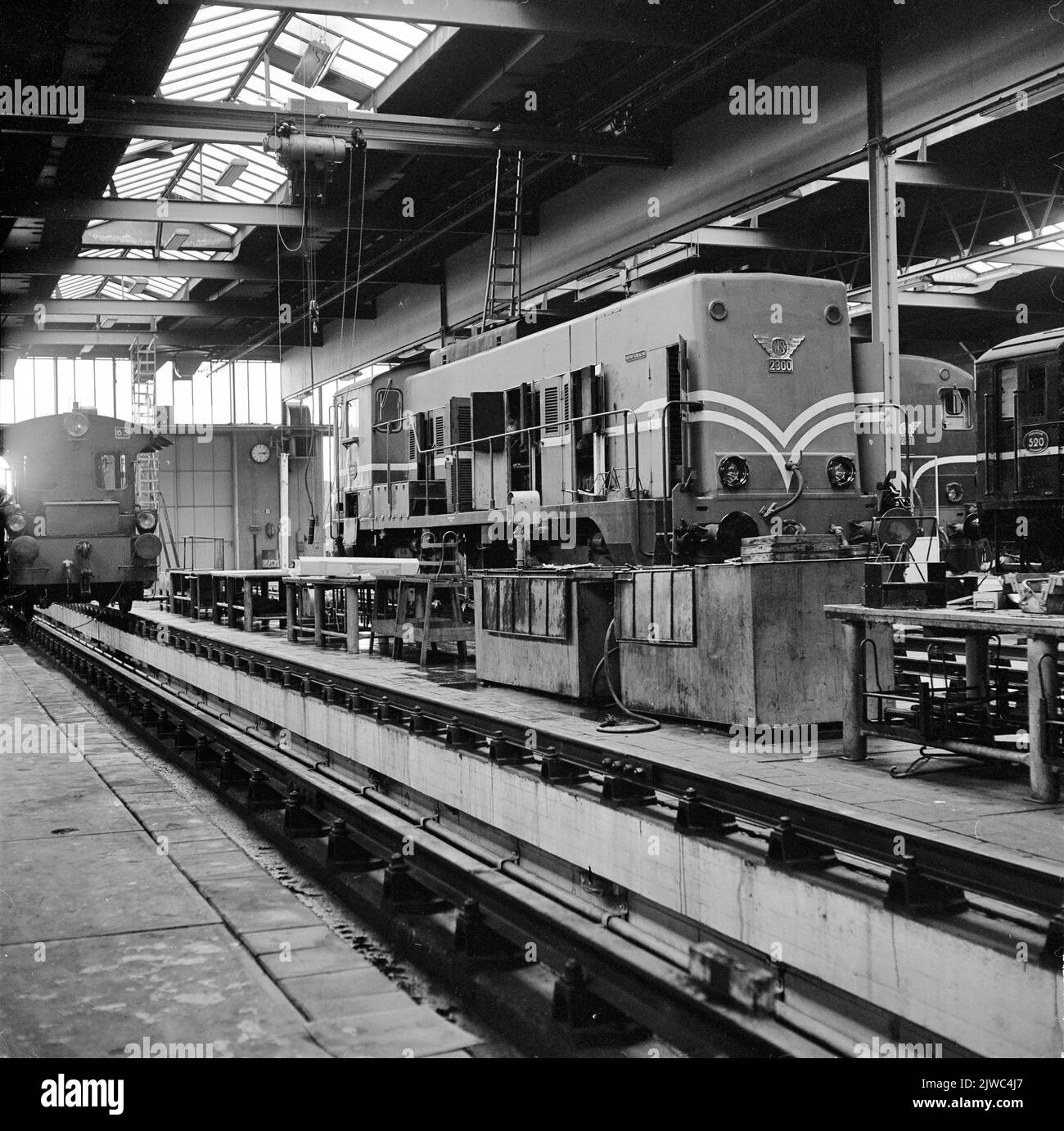 Image of the Diesel-Electric Locomotive No. 2300 (series 2200/2300) of the N.S. In the ...