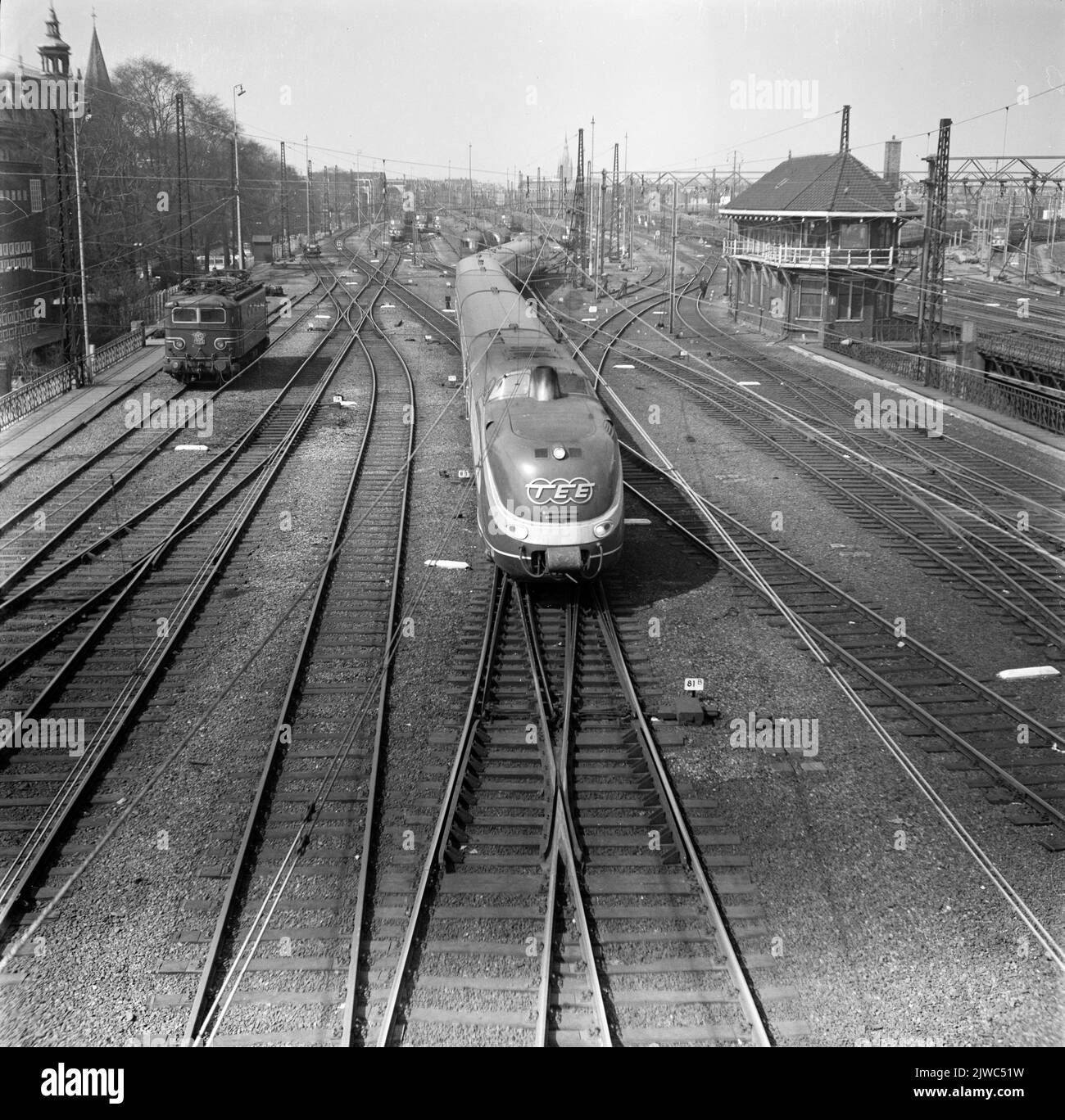 Image of a t.e.e.-train set on the yard island of the N.S. in Amsterdam ...