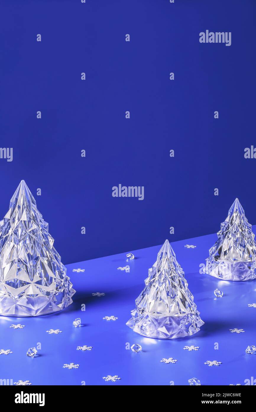 Elegant purple christmas background hi-res stock photography and images ...