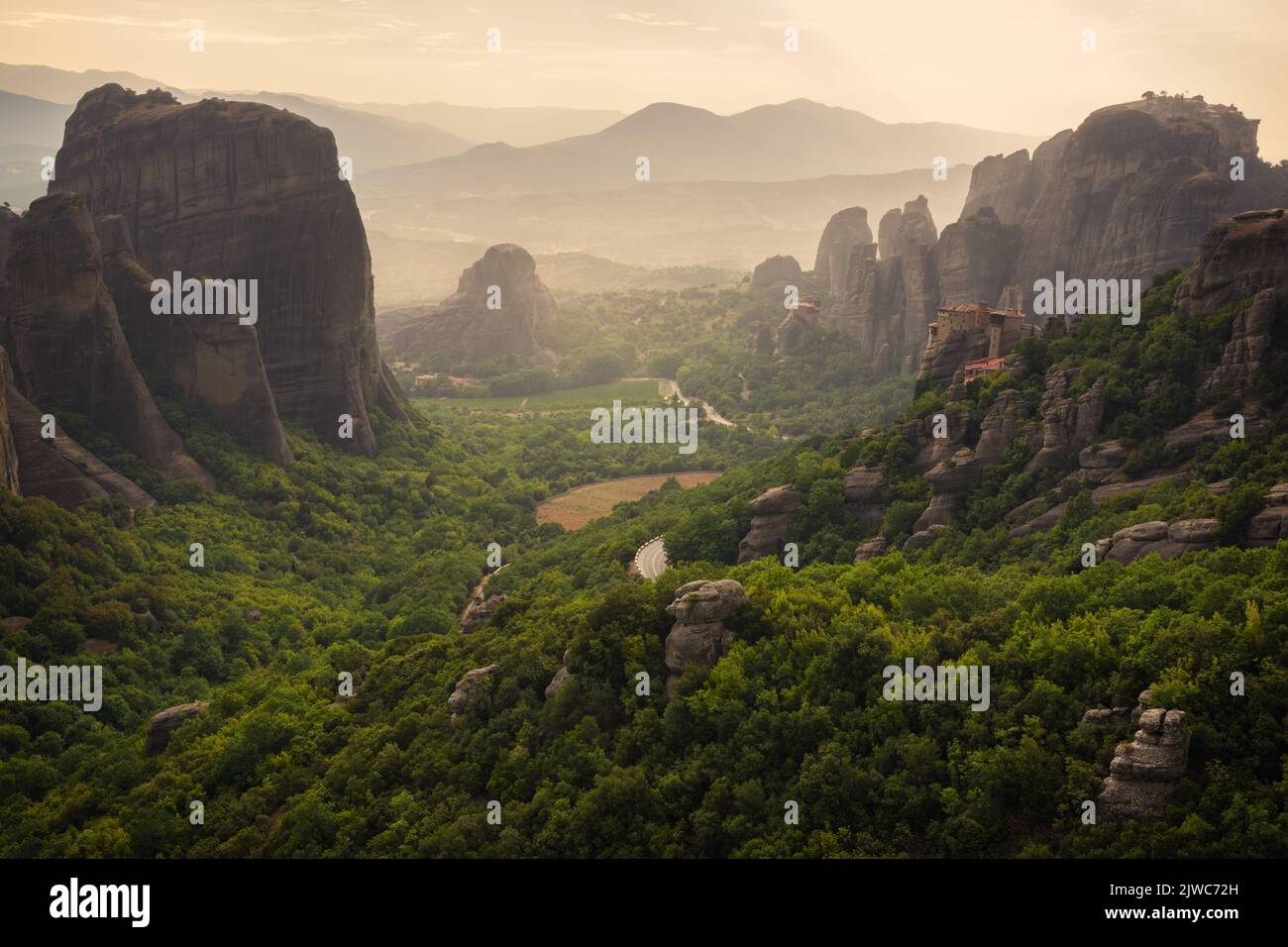 Beautiful landscape with amazing old monasteries of Meteora, Kalabaka ...
