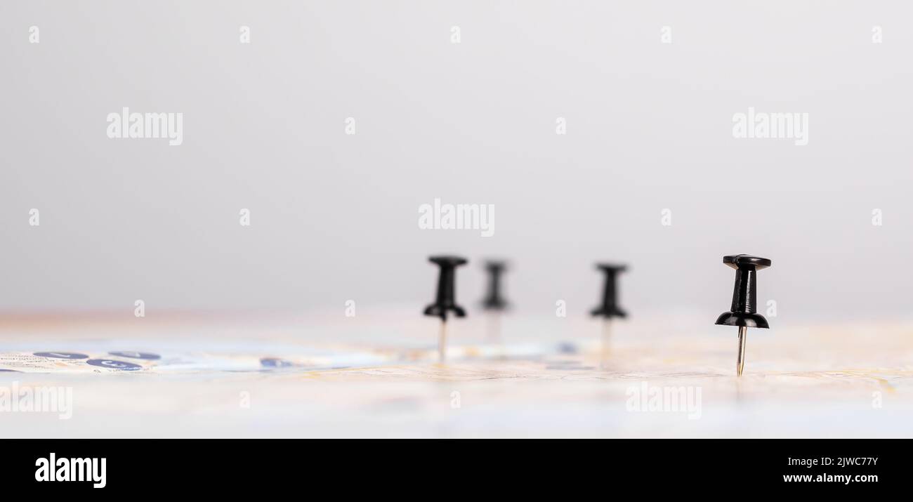 Pushpins world map hi-res stock photography and images - Alamy