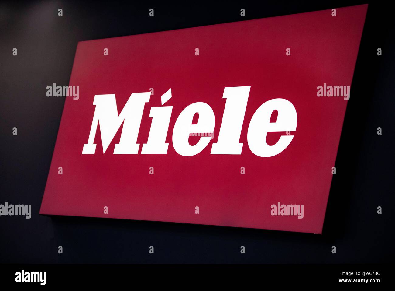 Miele logo hi-res stock photography and images - Alamy