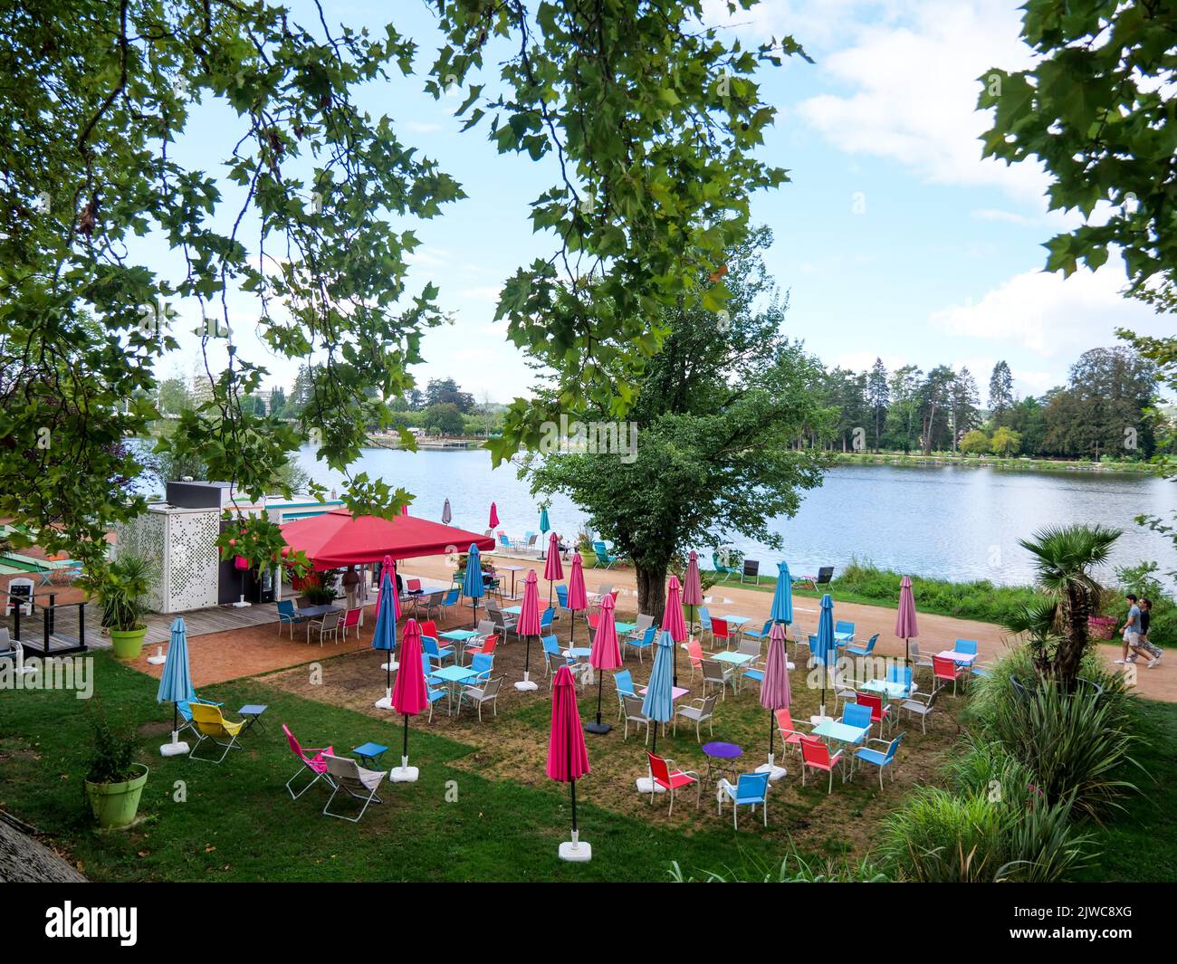 Cafe terrace settled on the Allier river banks, Vichy, Allier, AURA ...