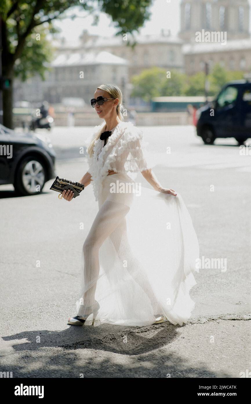 Street style, Denisa Palsha arriving at Stephane Rolland Fall-Winter ...