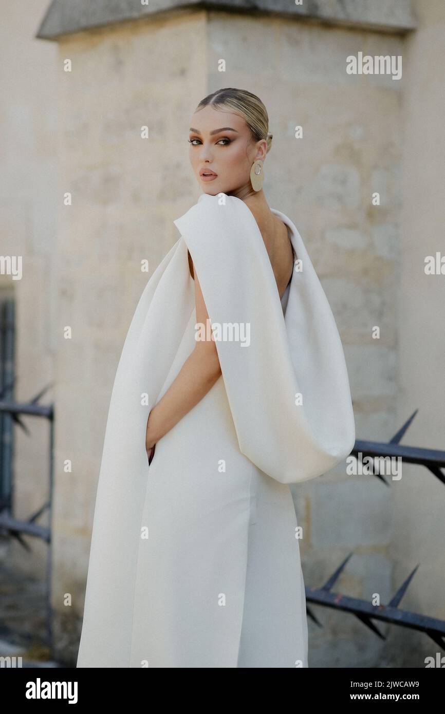 Street style, Romane Innc arriving at Alexis Mabille Fall-Winter 2022 ...