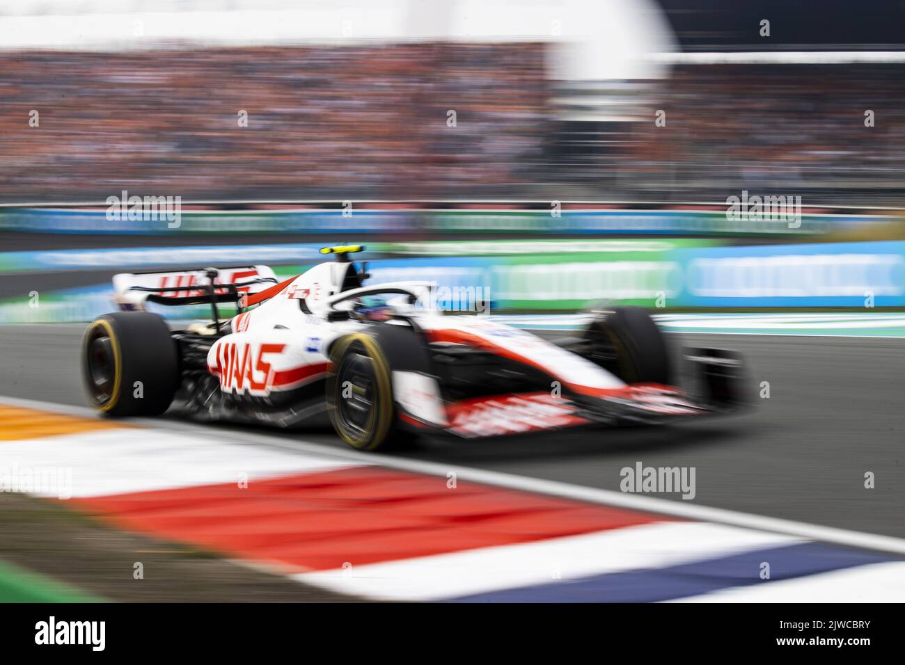 ZANDVOORT - Kevin Magnussen (20) with the Haas VF-22 during the F1 ...
