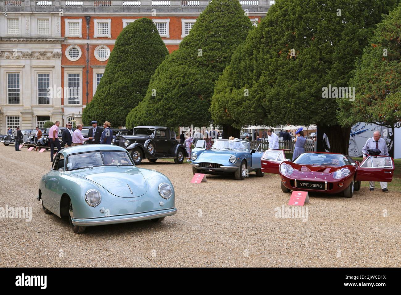 Porsche 356 Split-Window Coupe (1951). Concours of Elegance 2022 ...