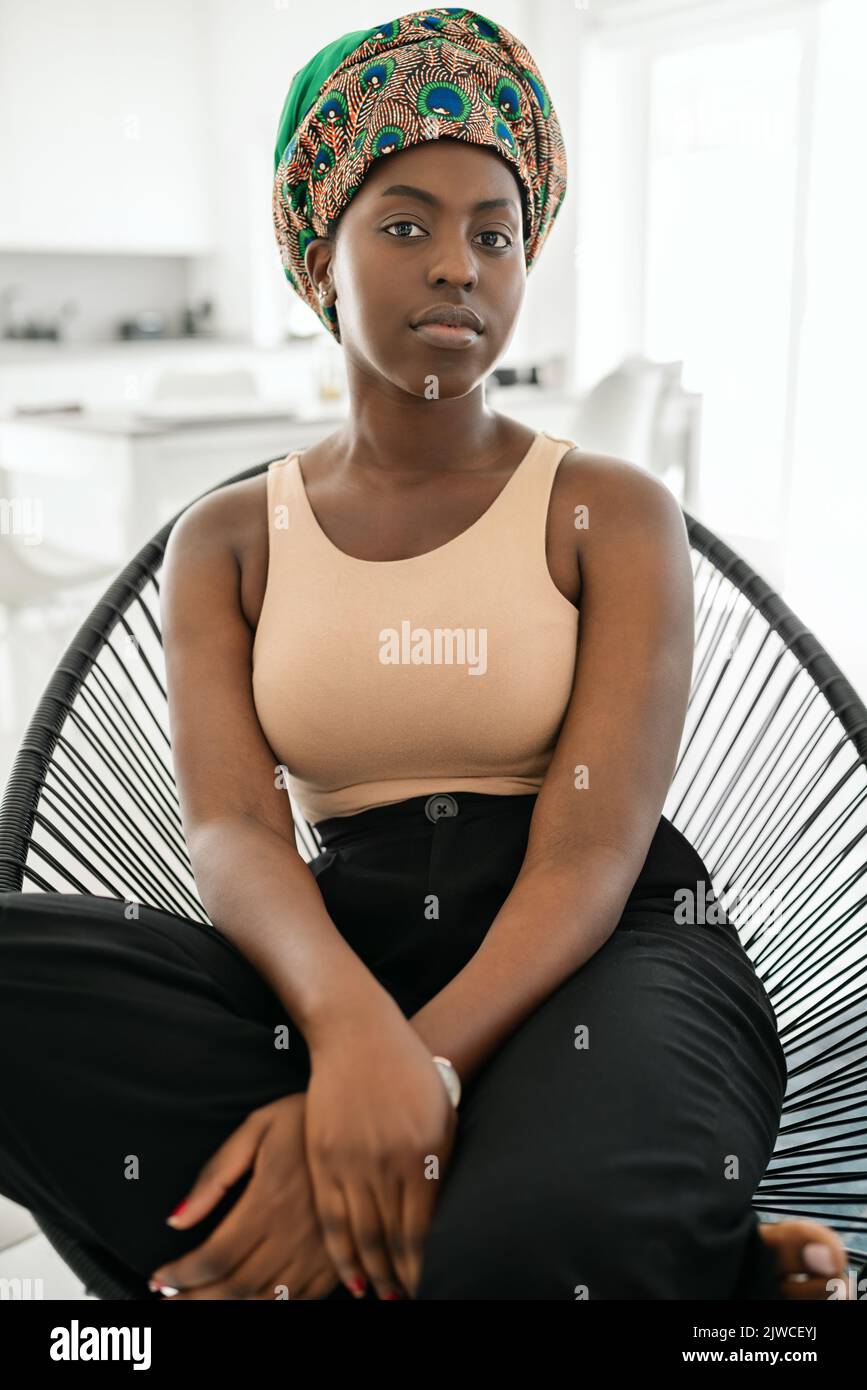 Fashionable african woman hi-res stock photography and images - Alamy