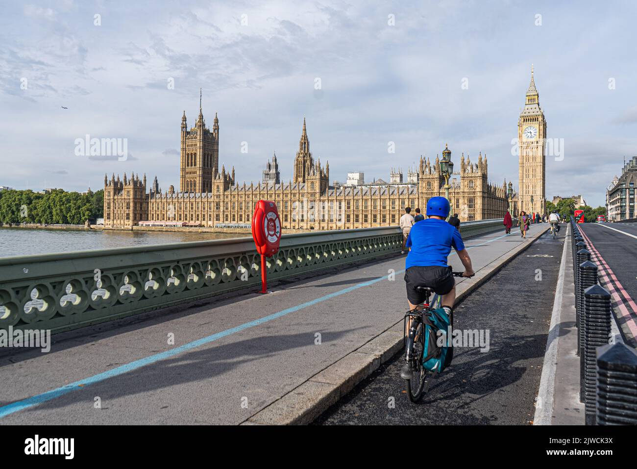London, UK. 5 September 2022 Pedestrians walking on Westminster Bridge ...