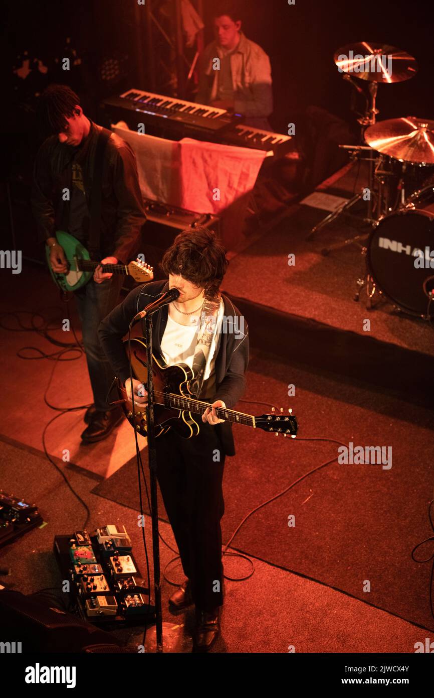 Elijah Hewson, Bono's son, playing live with his band Inhaler at the ...