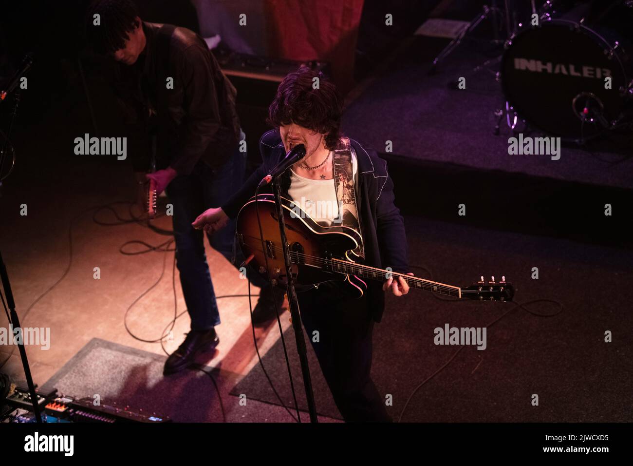 Elijah Hewson, Bono's son, playing live with his band Inhaler at the ...