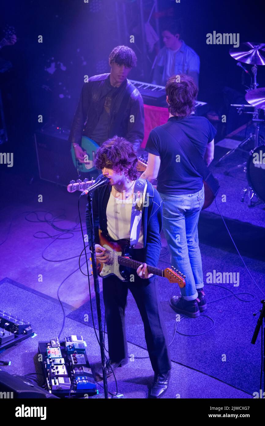 Elijah Hewson, Bono's son, playing live with his band Inhaler at the ...