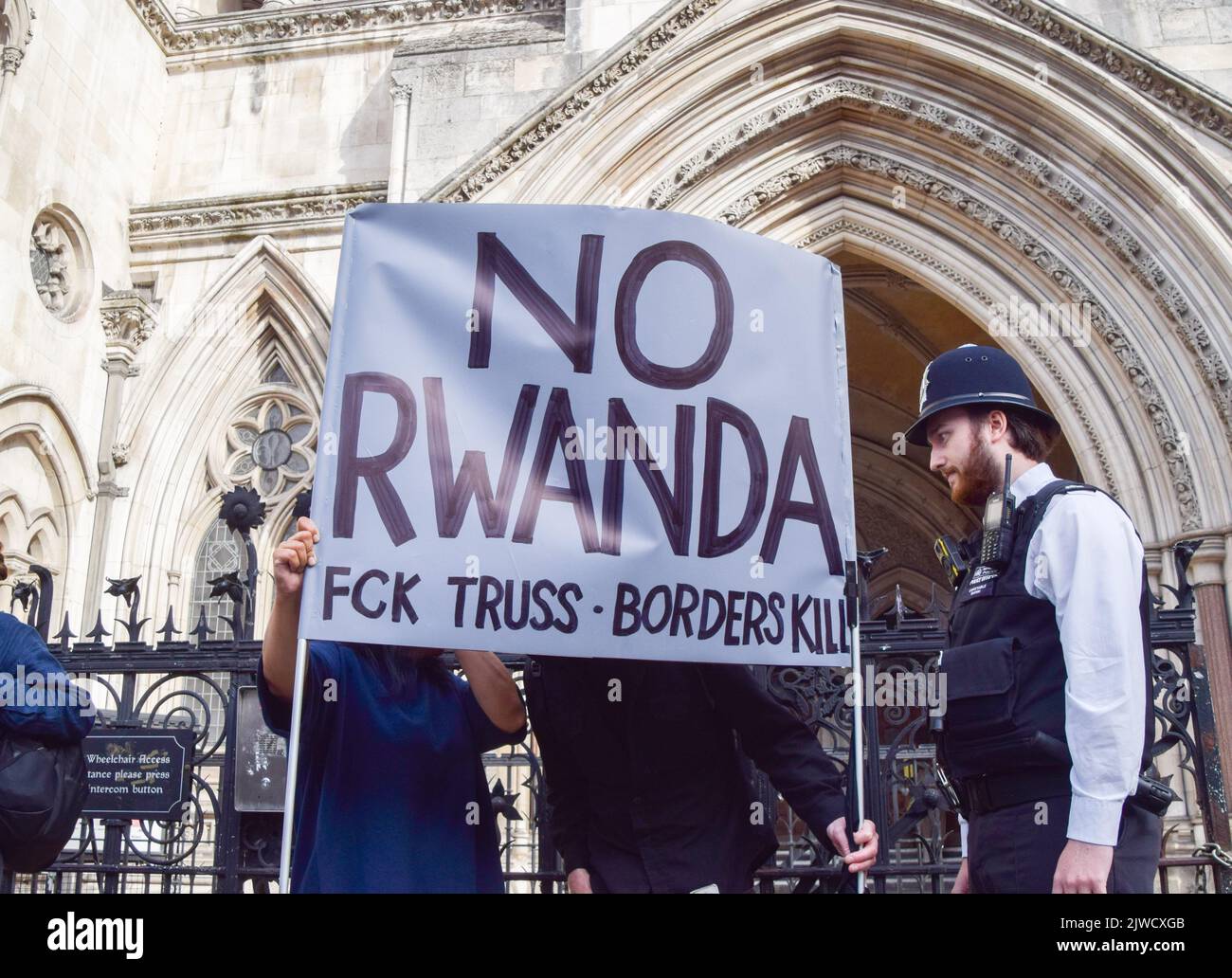 Rwanda liz truss hi-res stock photography and images - Alamy