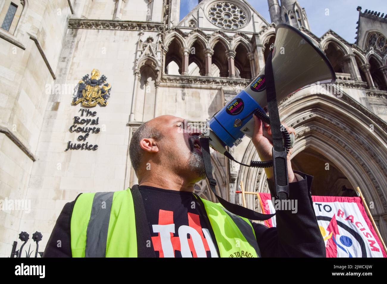 London, UK. 5th September 2022. Pro-refugee protesters gathered outside ...