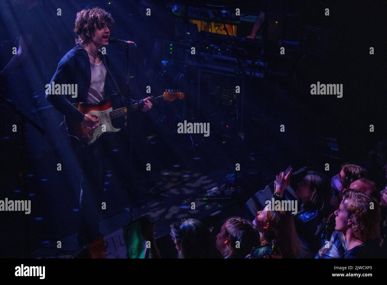 Elijah Hewson, Bono's son, playing live with his band Inhaler at the ...