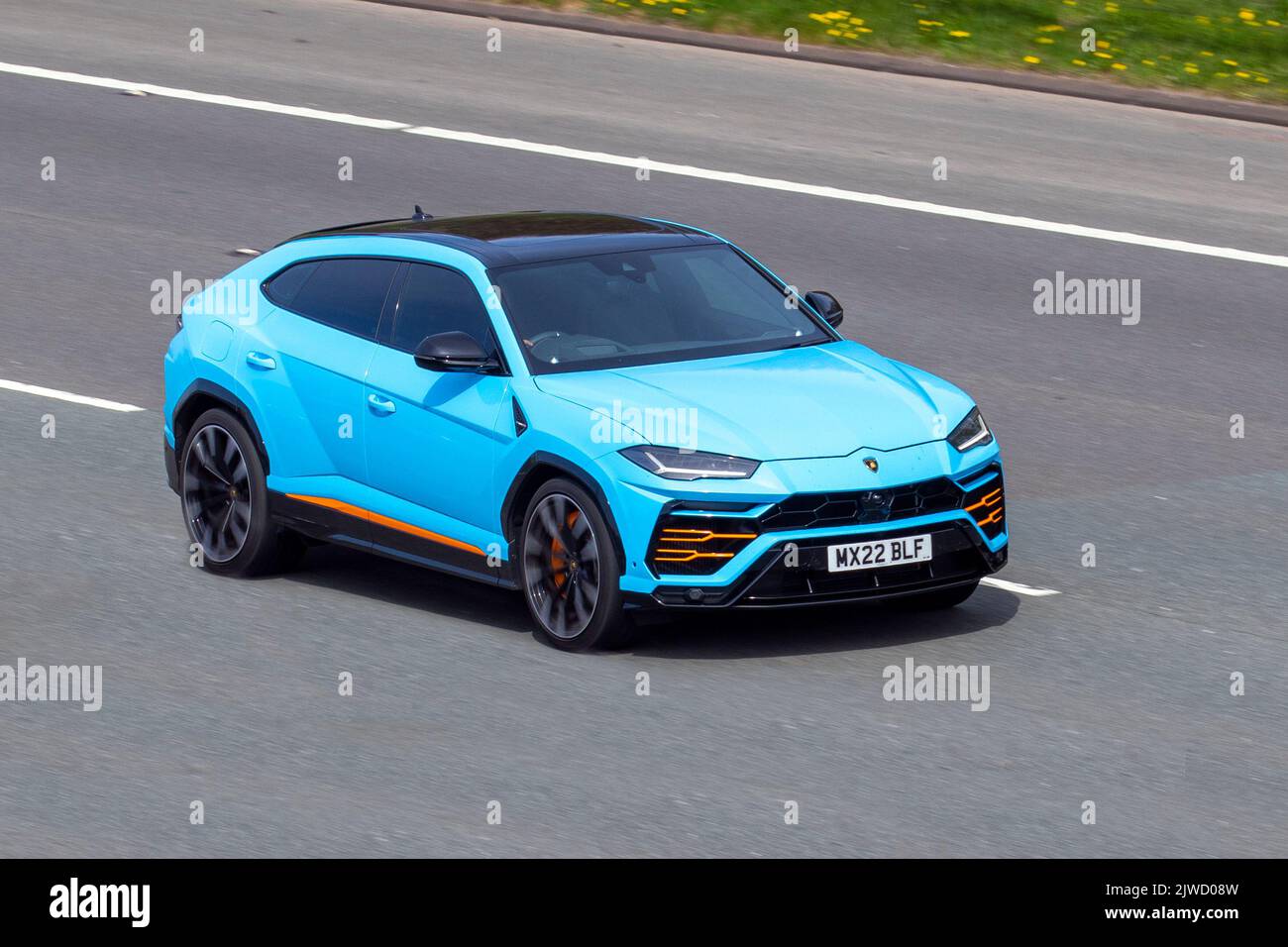 2022 Blue LAMBORGHINI URUS, 4.0-litre twin-turbo V8 engine AUTO 3996cc ...