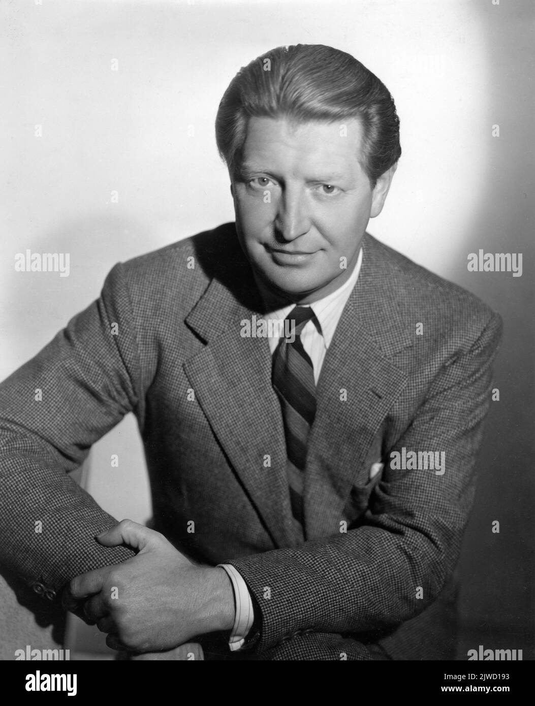 ROGER LIVESEY circa 1950 Portrait by FRED DANIELS Stock Photo - Alamy