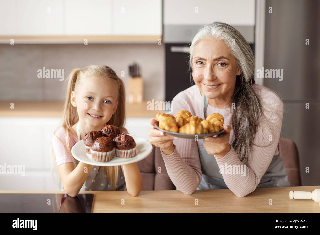 Pretty little girl hi-res stock photography and images - Alamy