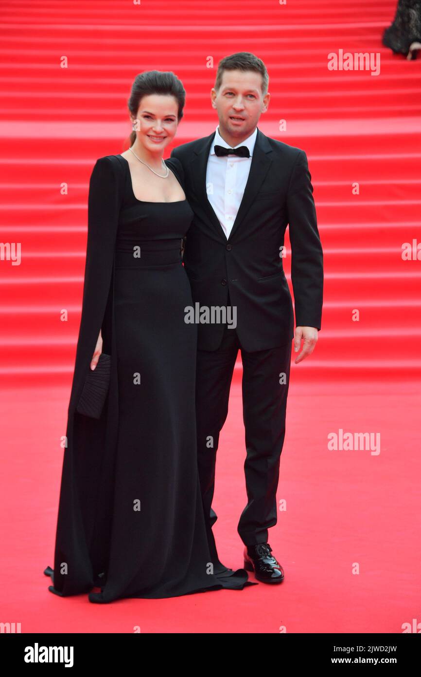 Moscow. The actress Anna Peskova and Dmitry Pristanskov at the closing ...
