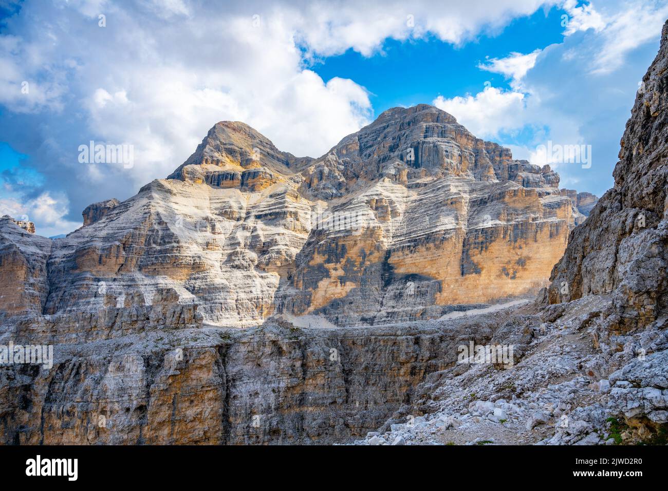 Tofana di Mezzo and Tofana di Dentro Stock Photo - Alamy
