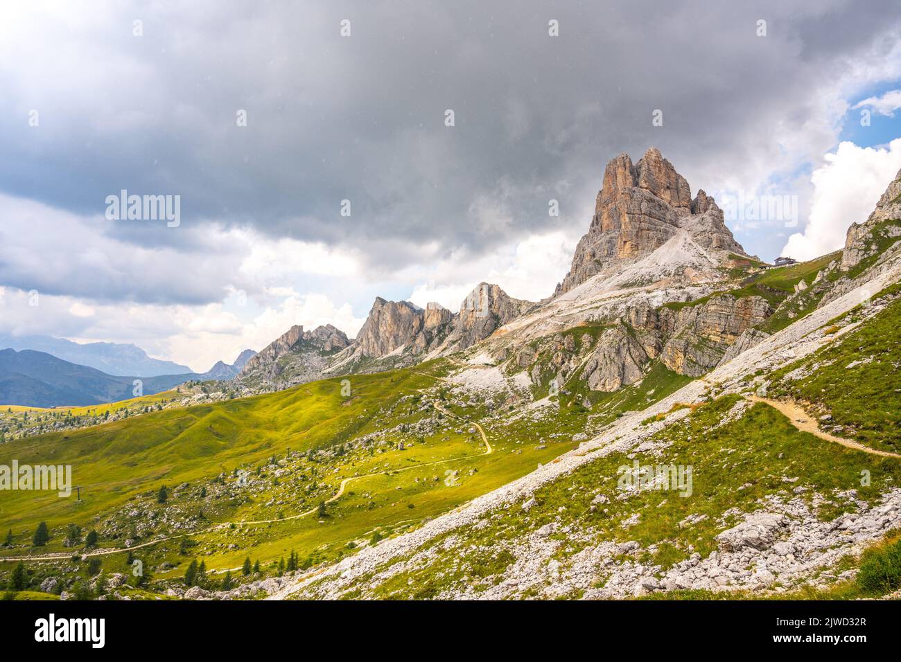 Refuge averau hi-res stock photography and images - Alamy