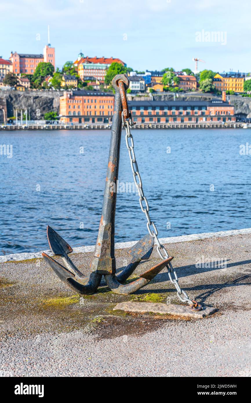 Old metal anchor hi-res stock photography and images - Alamy