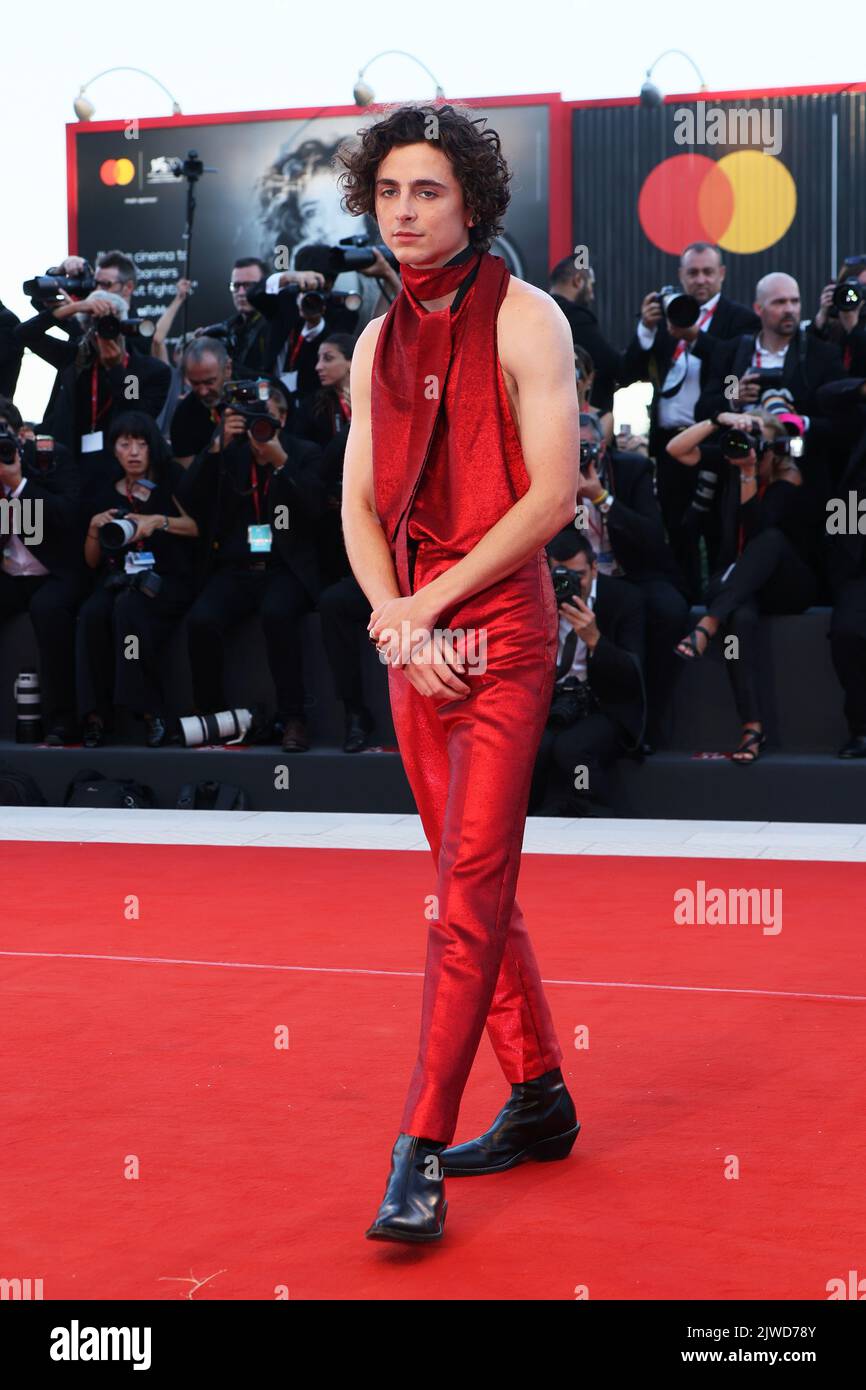 VENICE, ITALY - SEPTEMBER 02: Timothee Chalamet attends 'Bones and all ...