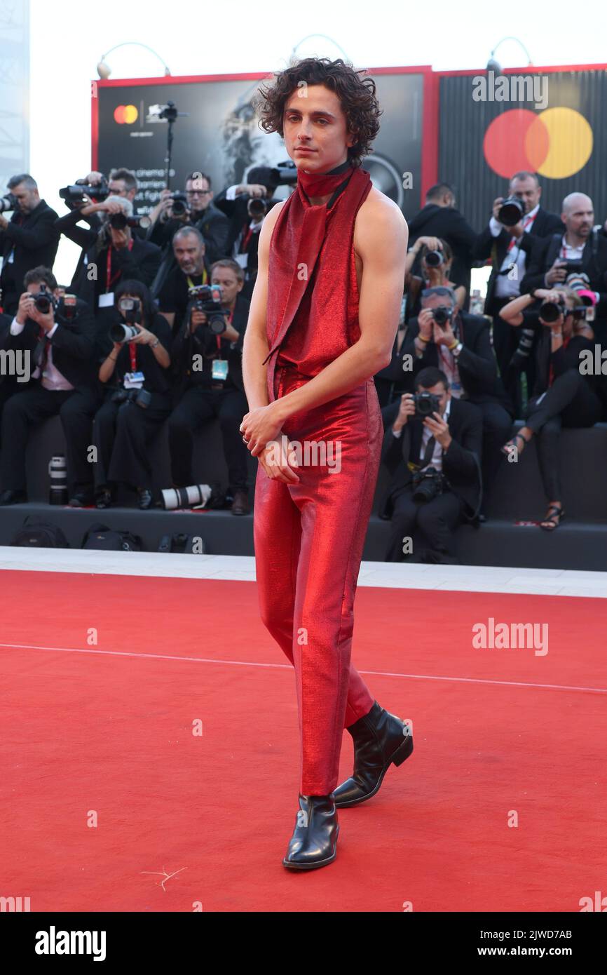 VENICE, ITALY - SEPTEMBER 02: Timothee Chalamet attends 'Bones and all ...