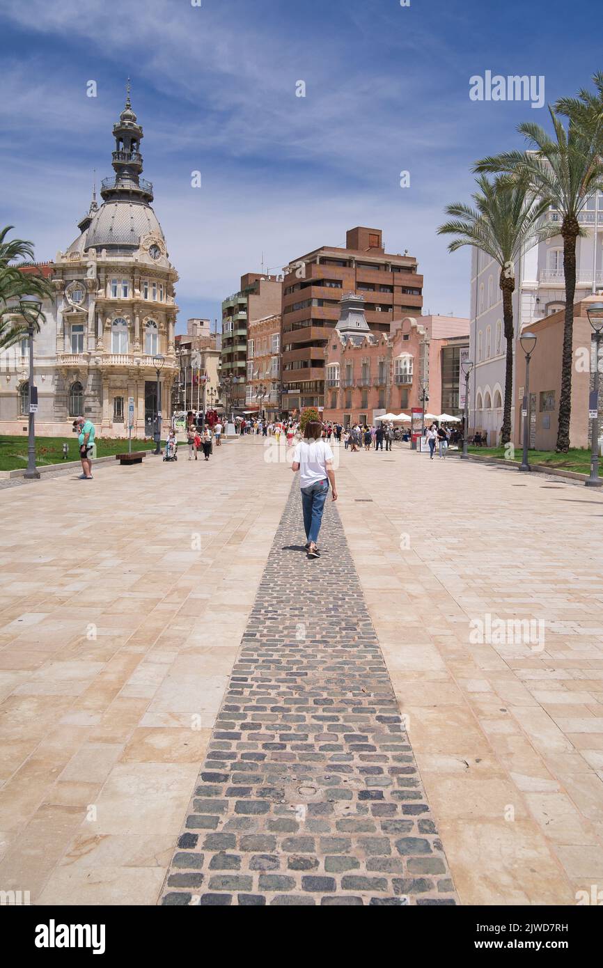 Crowded walking path hi-res stock photography and images - Alamy