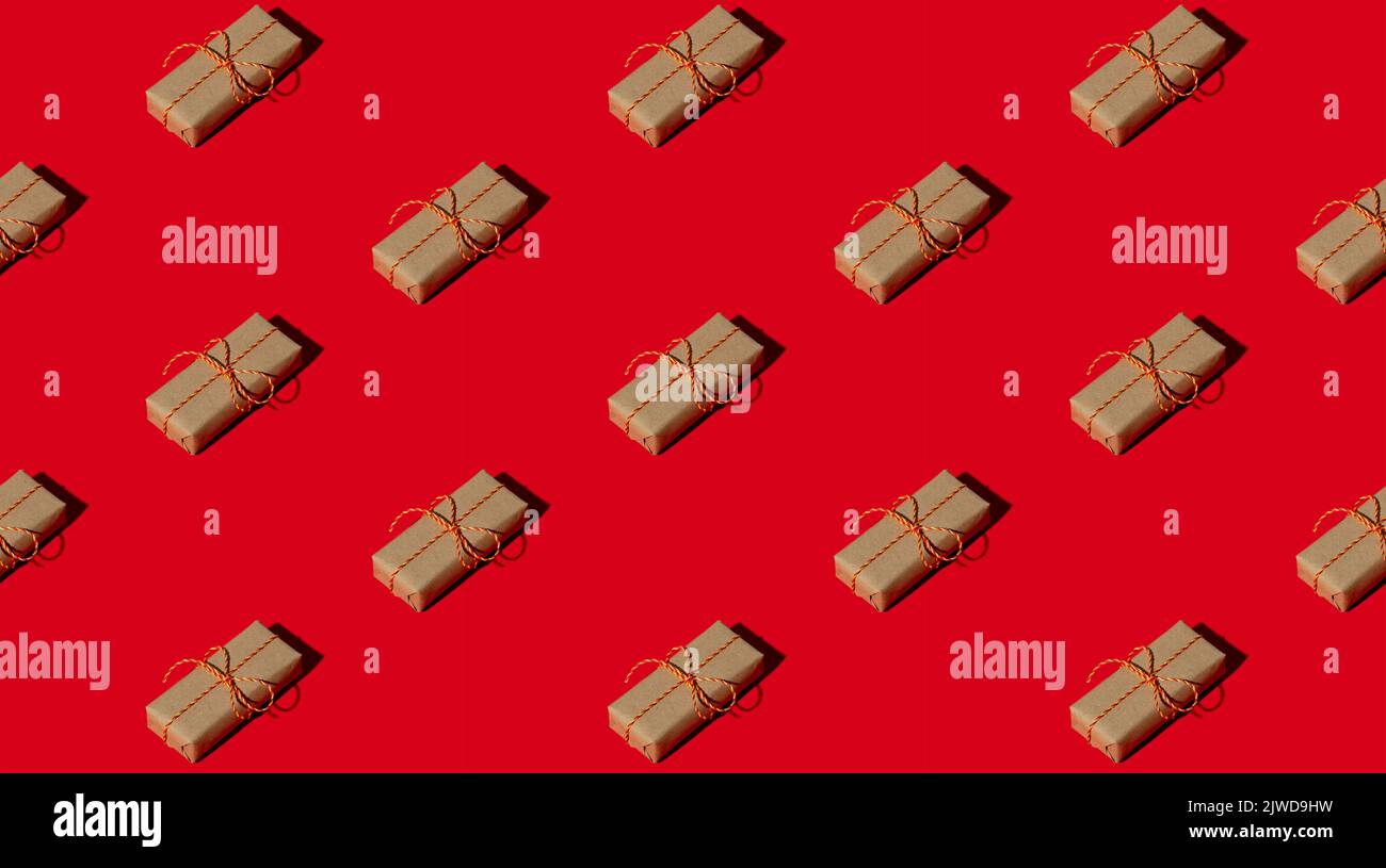 present pattern red seamless background beige Stock Photo - Alamy
