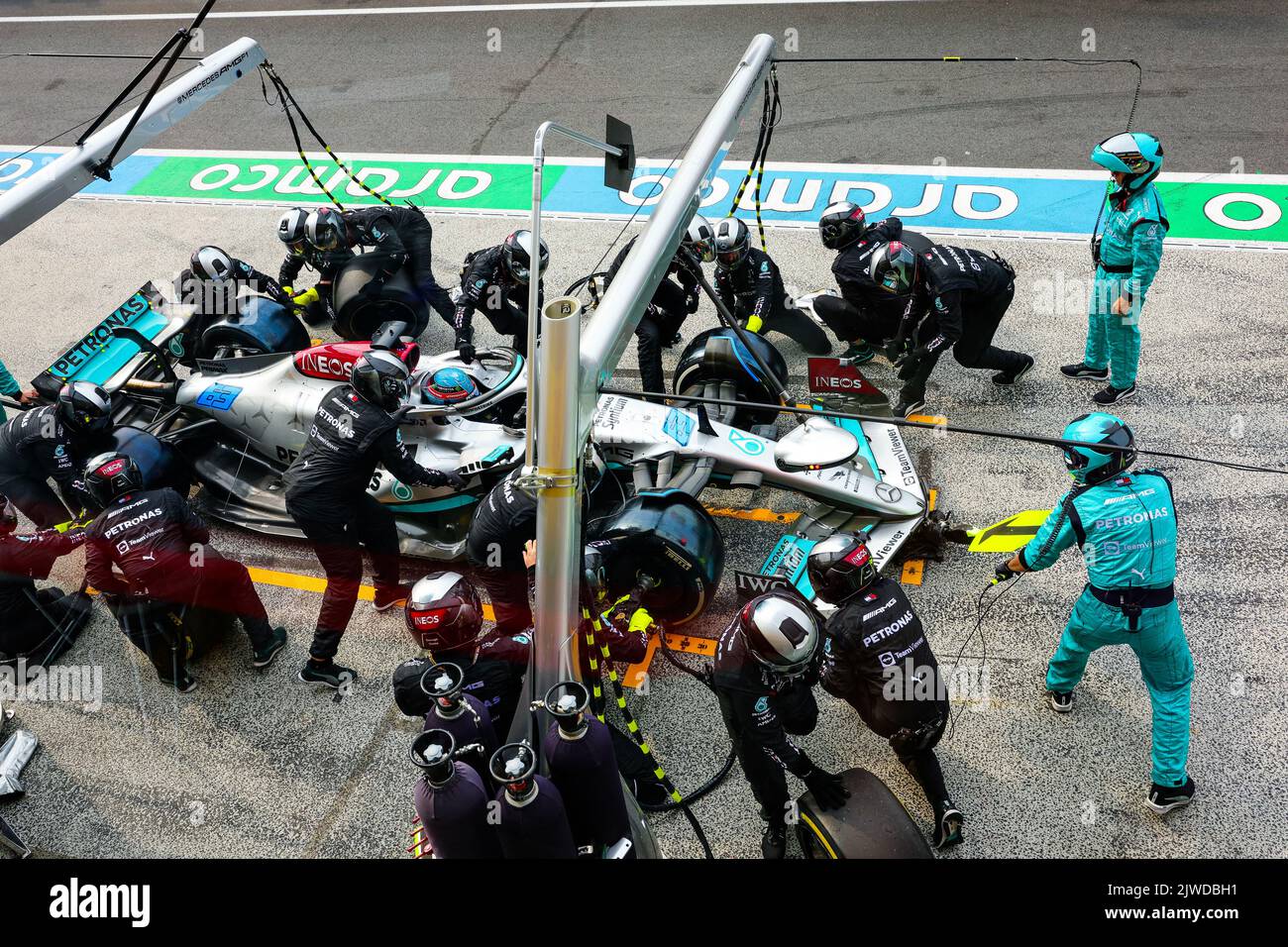 63 RUSSELL George (gbr), Mercedes AMG F1 Team W13, action pitstop ...