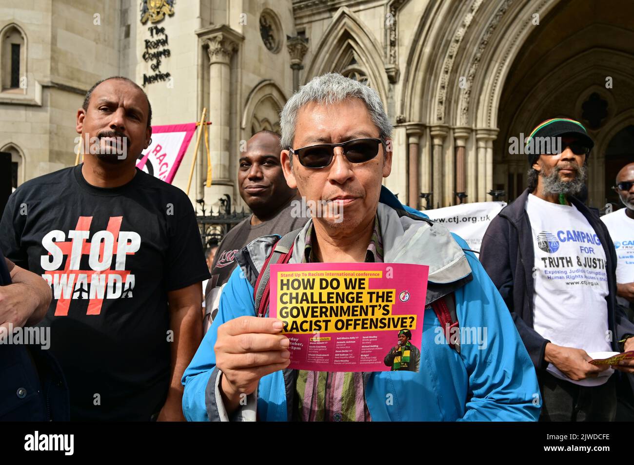 Royal Courts of Justice, London, UK. 5th Sep, 2022. Demonstrators stop ...