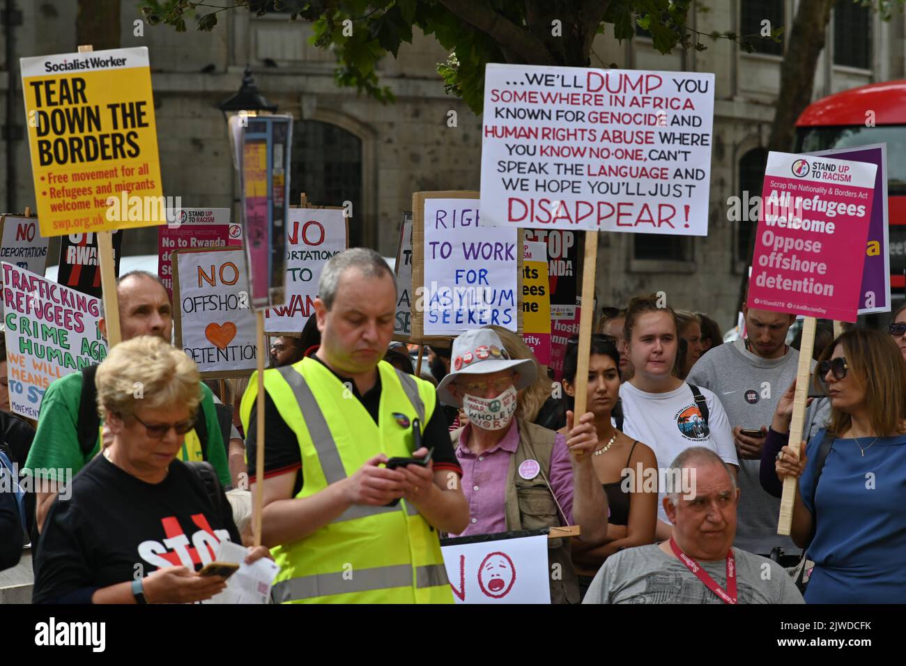 Royal Courts of Justice, London, UK. 5th Sep, 2022. Demonstrators stop ...