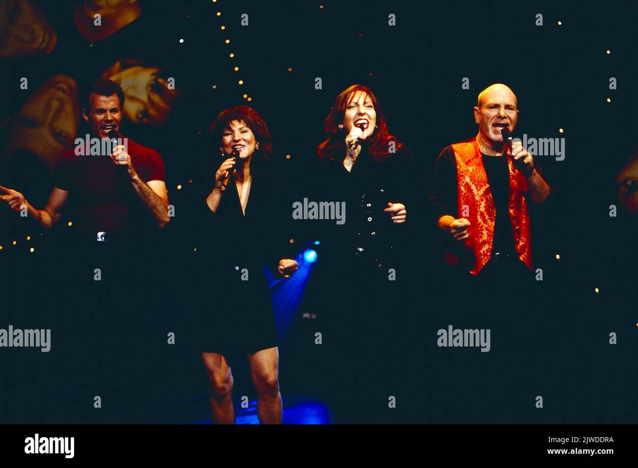 Vocal group singers pop hi-res stock photography and images - Alamy